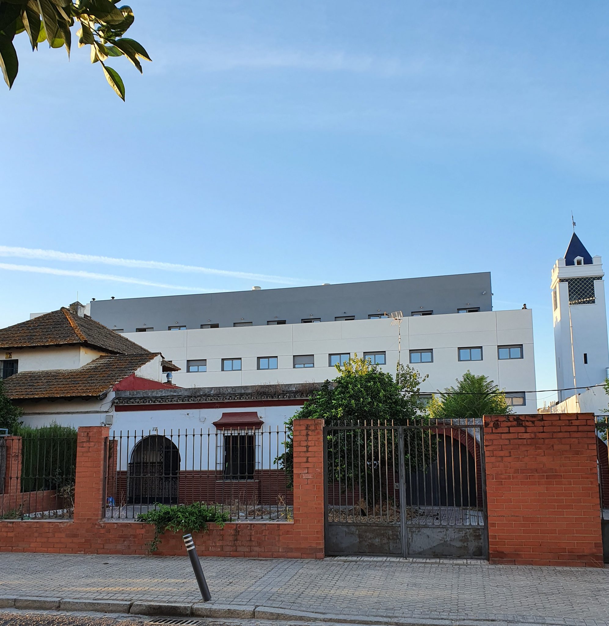 La barriada Elcano antes y después de la construcción de la residencia ...